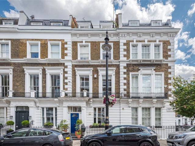 5 bedroom terraced house for sale