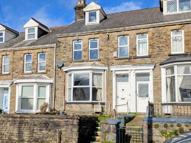5 bedroom terraced house for sale