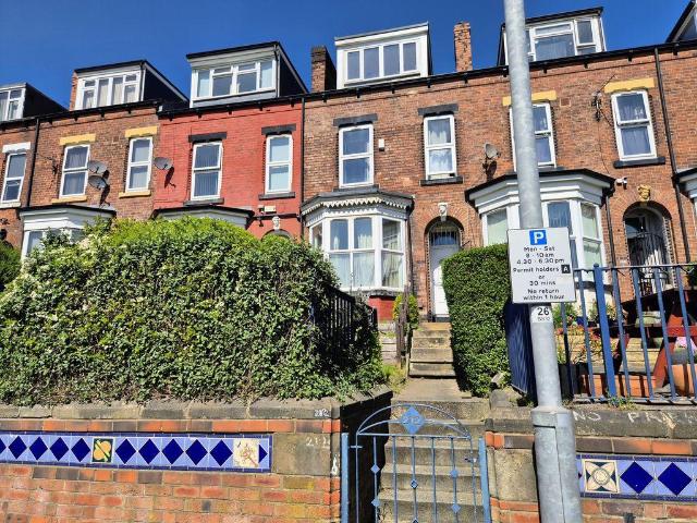 5 bedroom terraced house for sale
