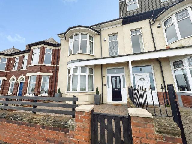 5 bedroom terraced house for sale
