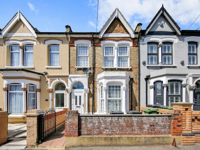 5 bedroom terraced house for sale