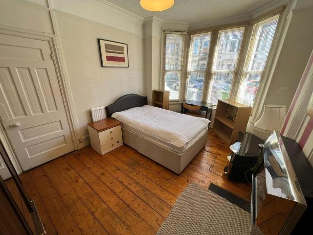 5 bedroom terraced house for sale