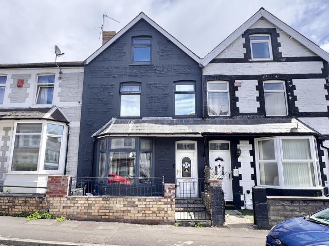 5 bedroom terraced house for sale