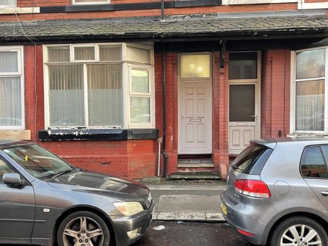 5 bedroom terraced house for sale