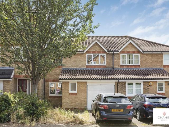 5 bedroom terraced house for sale