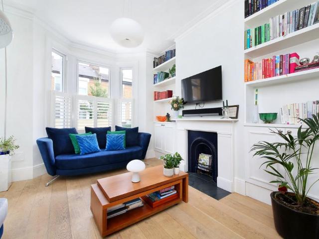 5 bedroom terraced house for sale