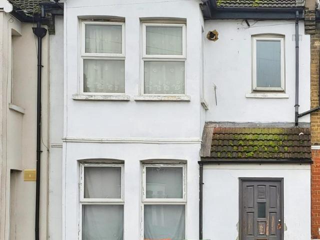5 bedroom terraced house for sale