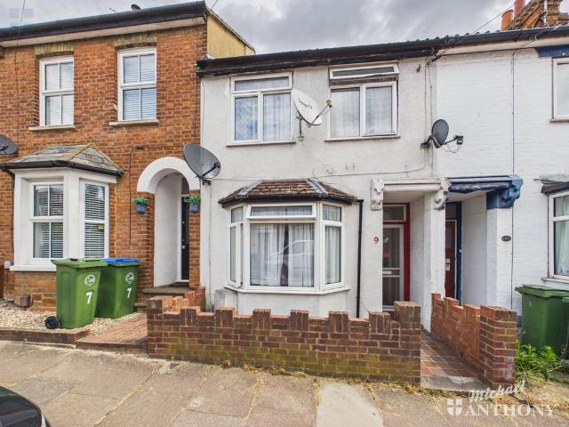 5 bedroom terraced house for sale