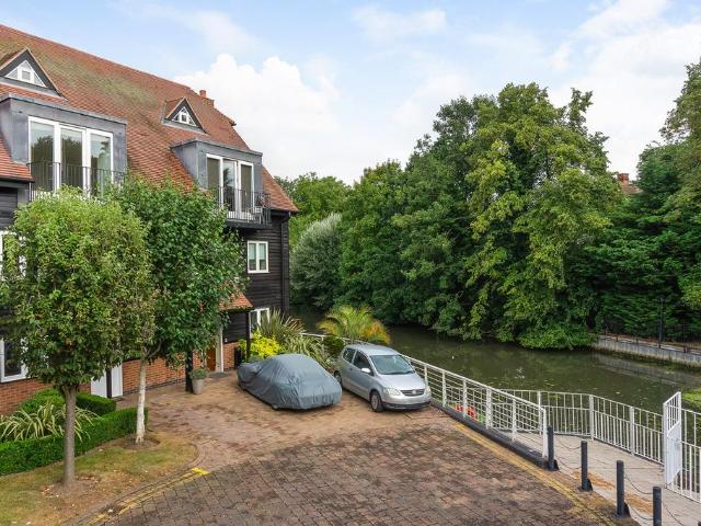5 bedroom terraced house for sale