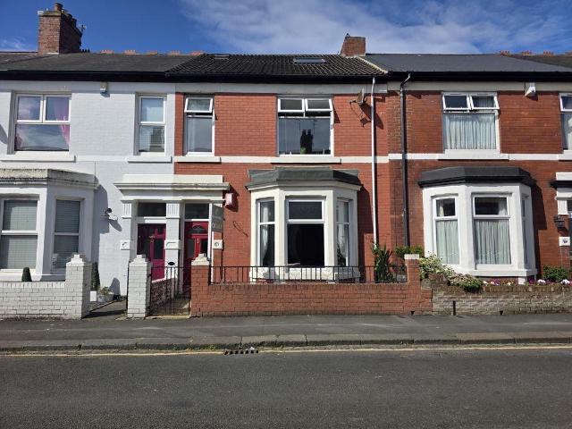 5 bedroom terraced house for sale