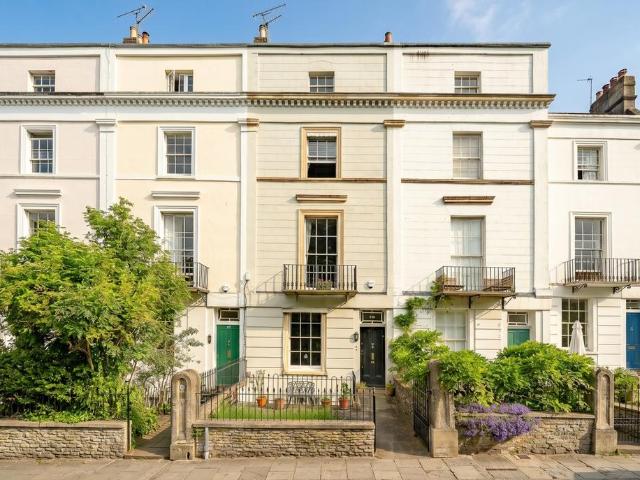 5 bedroom terraced house for sale