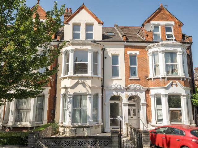 5 bedroom terraced house for sale