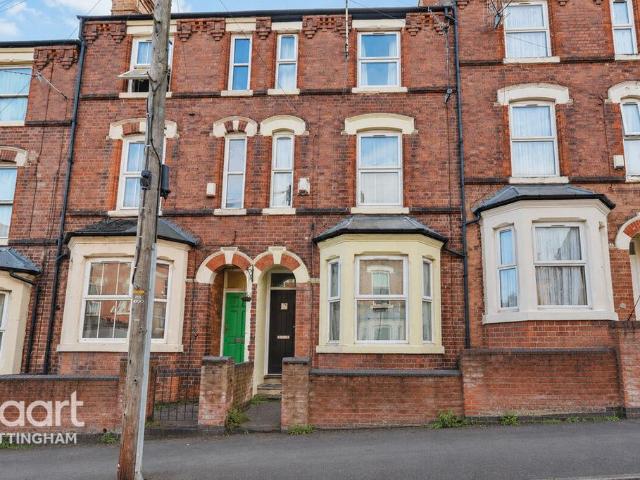 5 bedroom terraced house for sale