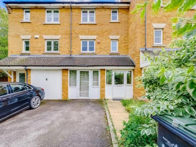 5 bedroom terraced house for sale