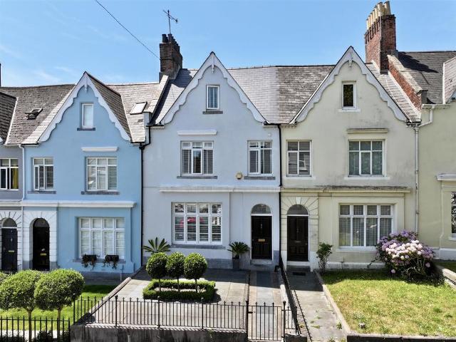 5 bedroom terraced house for sale