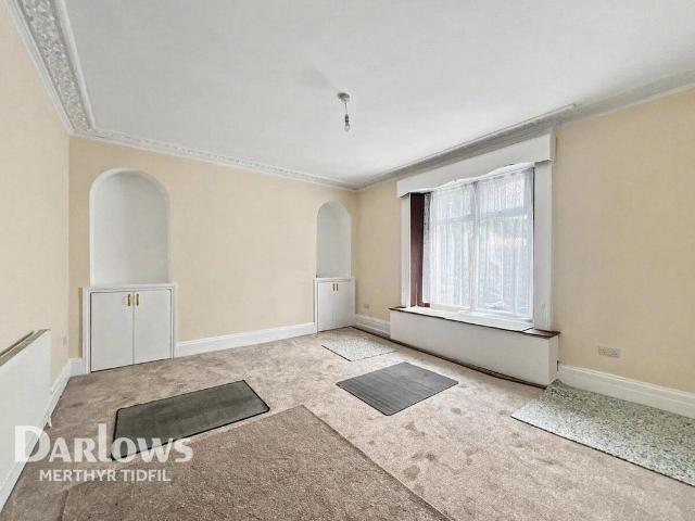 5 bedroom terraced house for sale