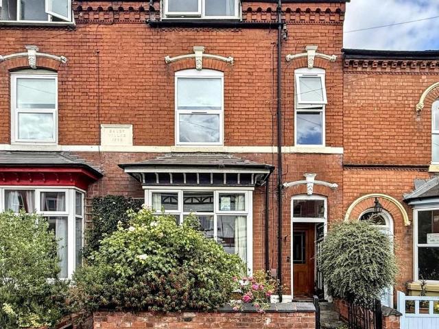 5 bedroom terraced house for sale