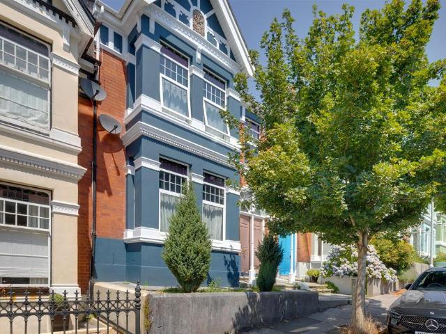 5 bedroom terraced house for sale