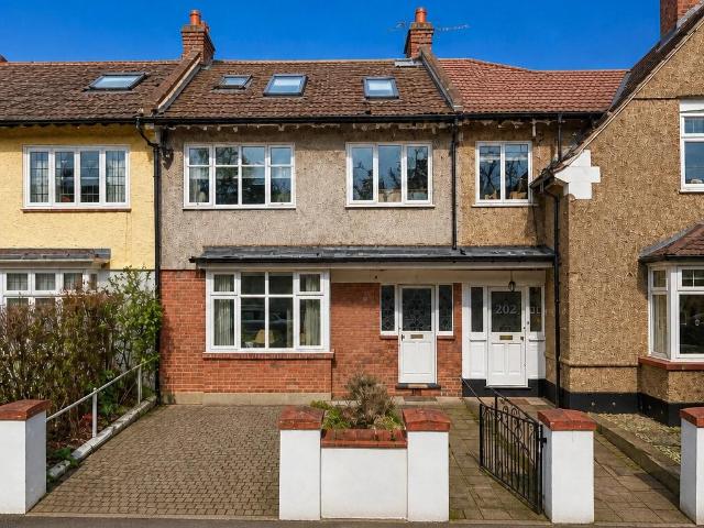 5 bedroom terraced house for sale