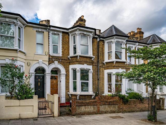 5 bedroom terraced house for sale