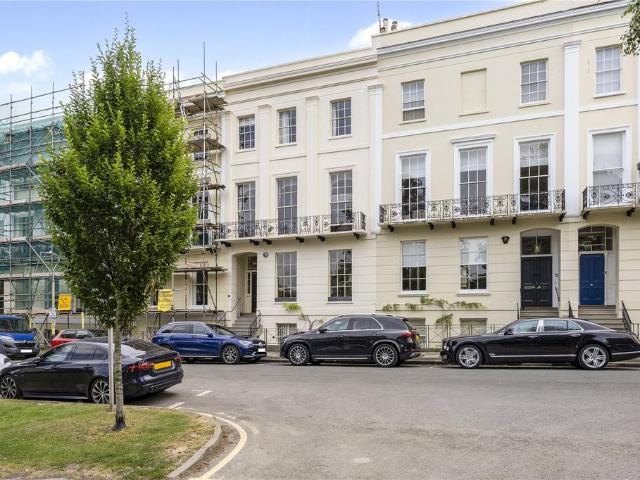 5 bedroom terraced house for sale