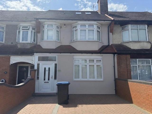 5 bedroom terraced house for sale