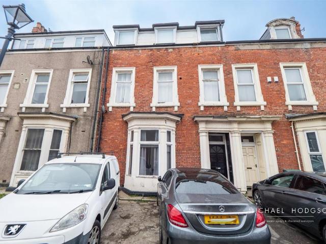 5 bedroom terraced house for sale