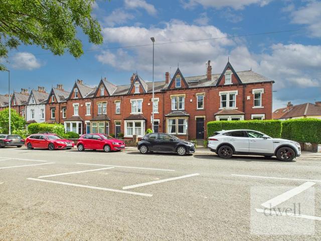5 bedroom terraced house for sale