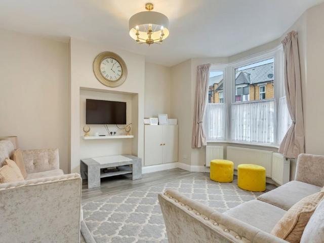 5 bedroom terraced house for sale