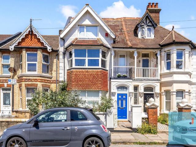 5 bedroom terraced house for sale
