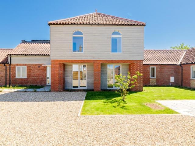 5 bedroom terraced house for sale