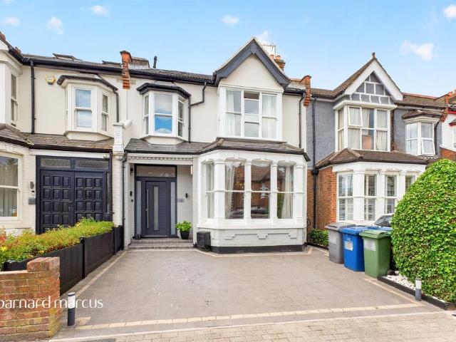 5 bedroom terraced house for sale