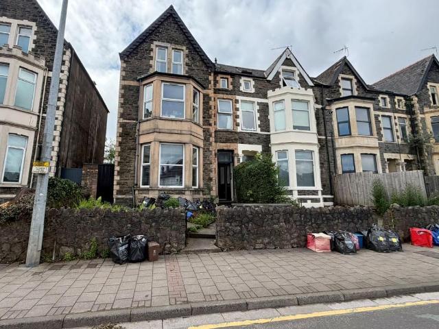5 bedroom terraced house for sale
