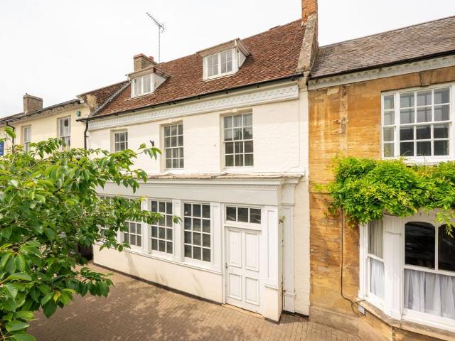 5 bedroom terraced house for sale
