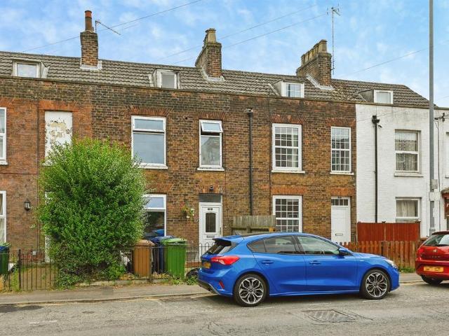 5 bedroom terraced house for sale