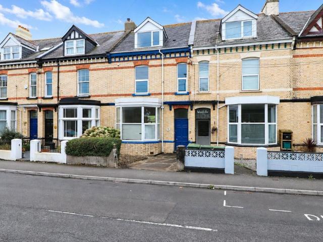 5 bedroom terraced house for sale