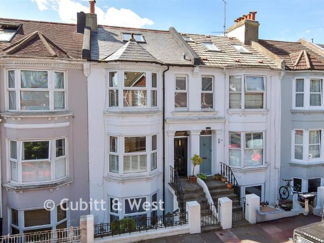 5 bedroom terraced house for sale