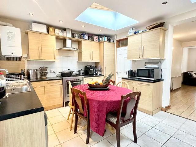 5 bedroom terraced house for sale