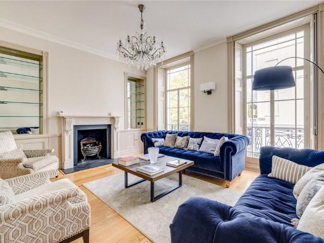 5 bedroom terraced house for sale