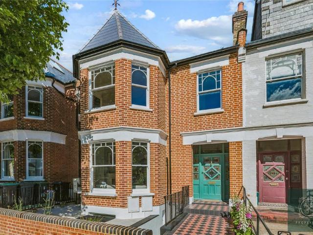 5 bedroom terraced house for sale
