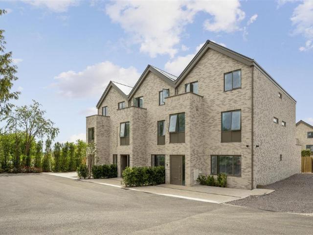 5 bedroom terraced house for sale