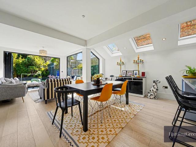 5 bedroom terraced house for sale