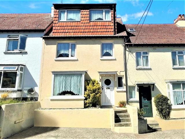 5 bedroom terraced house for sale