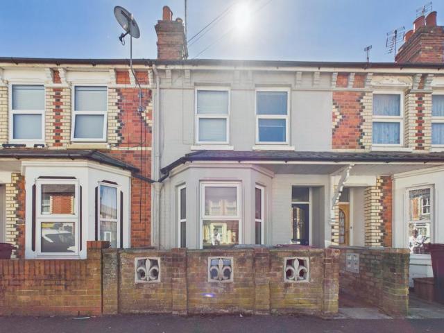 5 bedroom terraced house for sale