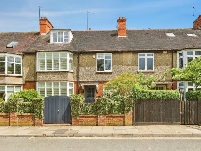 5 bedroom terraced house for sale