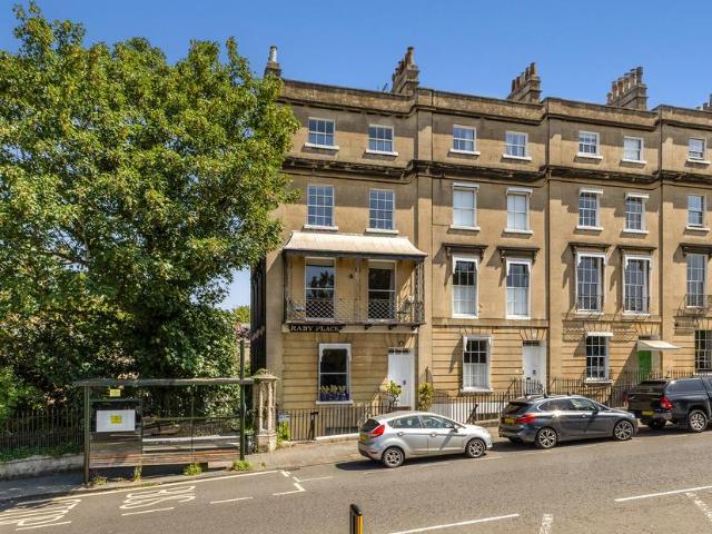 5 bedroom terraced house for sale