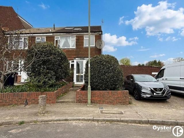 5 bedroom terraced house for sale
