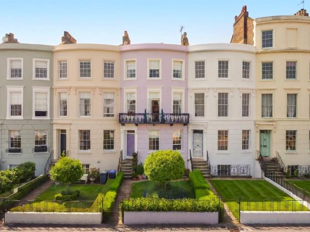 5 bedroom terraced house for sale
