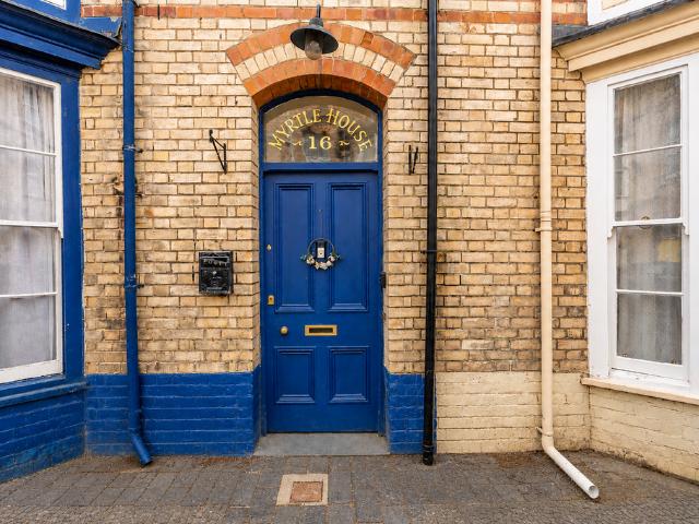 5 bedroom terraced house for sale