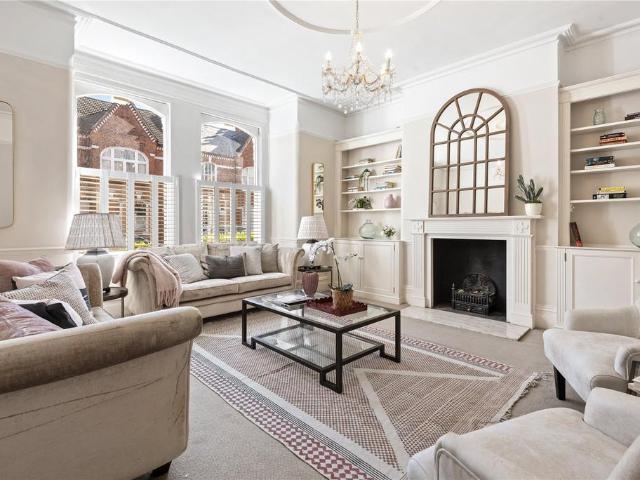 5 bedroom terraced house for sale